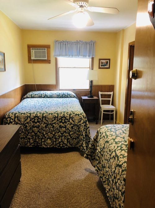 Guest Rooms - Gray Ghost Inn
