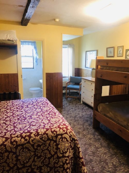 Guest Rooms - Gray Ghost Inn