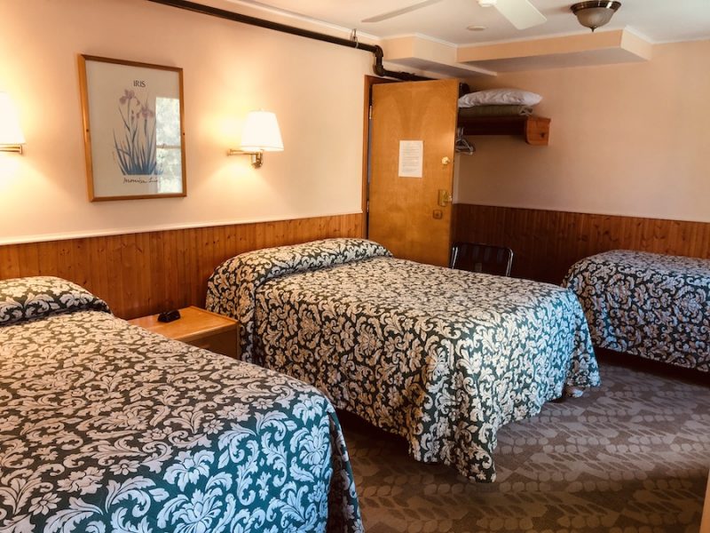Guest Rooms - Gray Ghost Inn