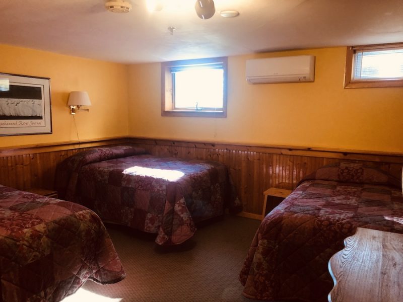 Guest Rooms - Gray Ghost Inn