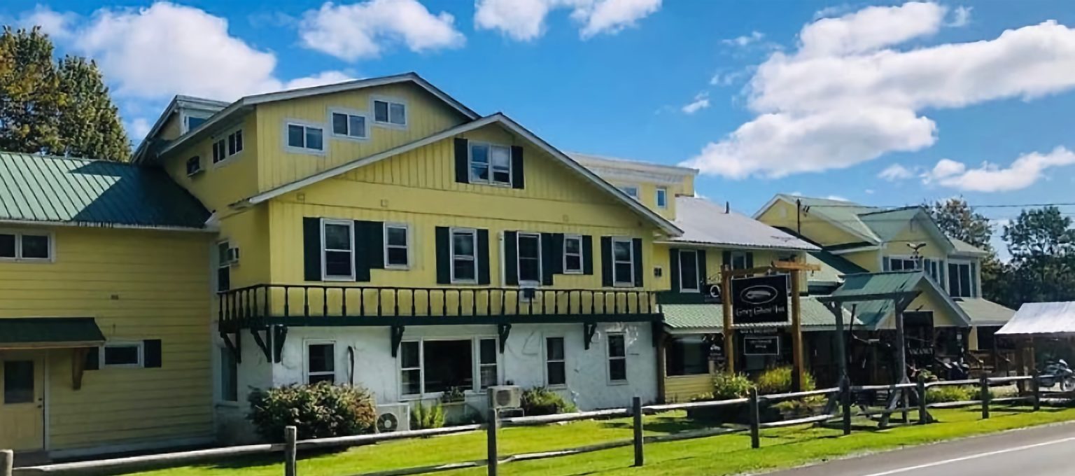Guest Rooms - Gray Ghost Inn